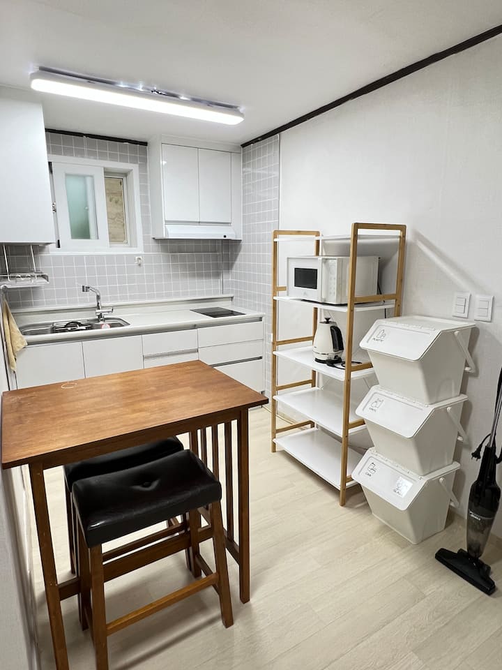 2br, Private, Flat Land, Safe, Quiet, Near Subway - 효자동