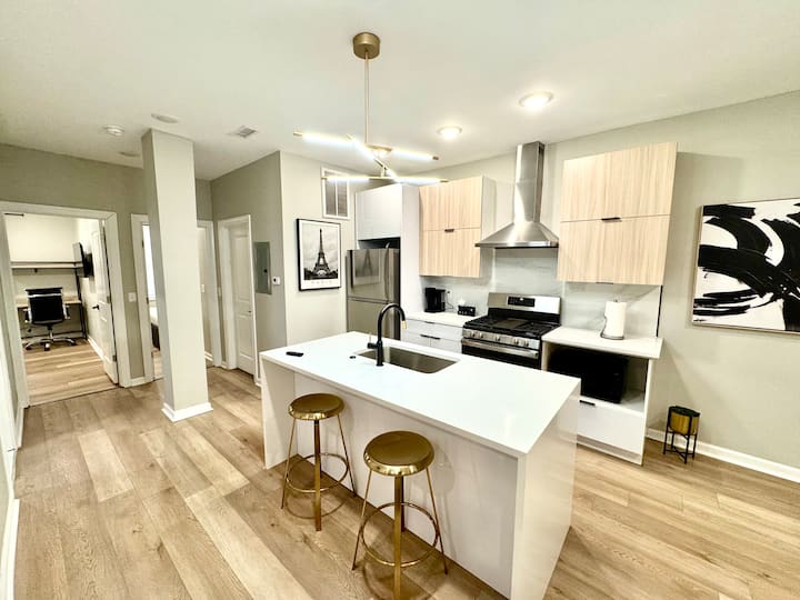 2 Bedroom, Kitchen 1block To Beach ,Parking.unit 8 - Atlantic City, NJ