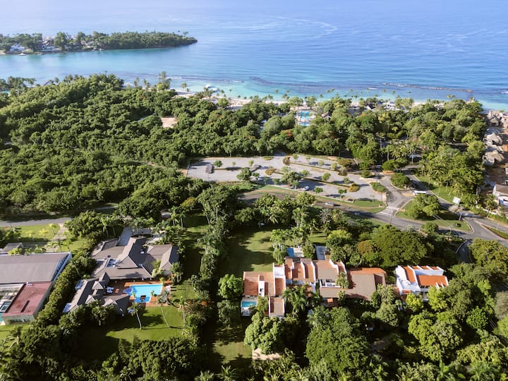 Beach Villa With Pool Steps From Minitas Beach - La Romana