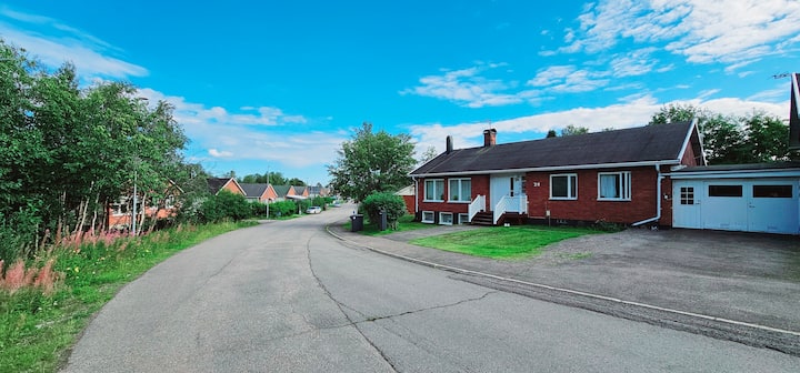 Eget Trevligt Stort Rum Med öPpen Spis - Kiruna