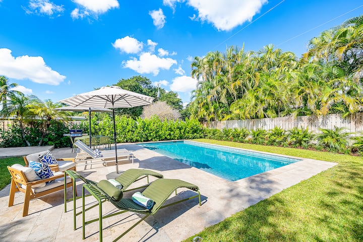 Chic Oasis • Heated Salt Pool • Near Beach - West Palm Beach, FL