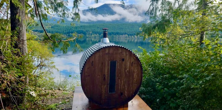 Lake Front Tiny House - British Columbia