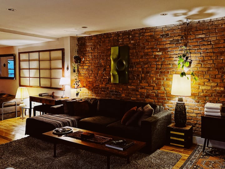 Creative Bedstuy Brownstone W/ Huge Backyard - Manhattan, NY