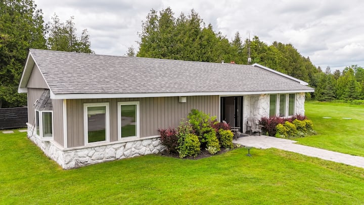 Kawartha Cottage - Golf Course Stay - Lindsay