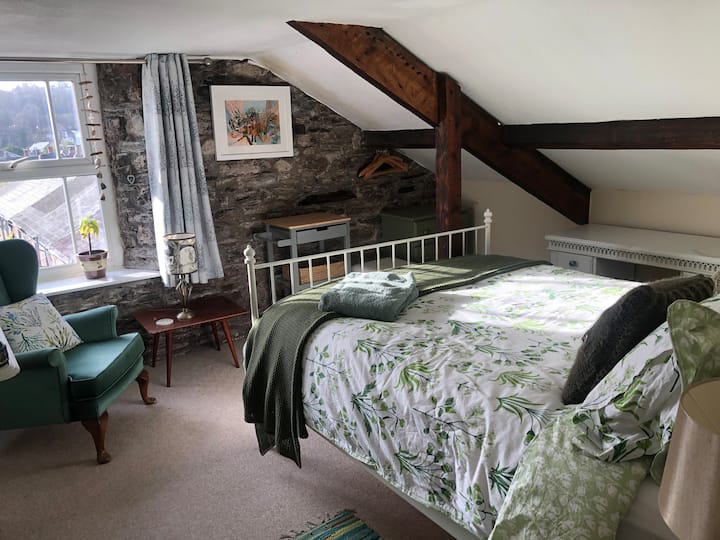 Lovely Light Double Bedroom - Lostwithiel