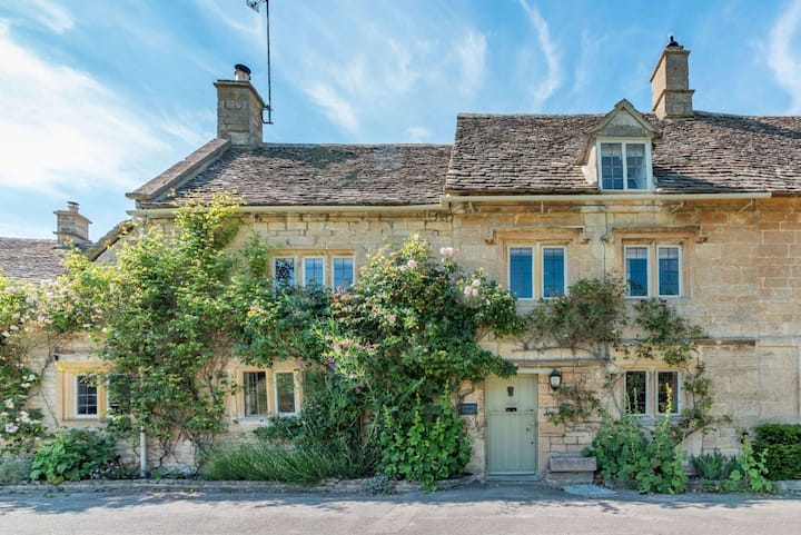 Four Bed Cotswold Holiday Home - Greenview Cottage - Bibury