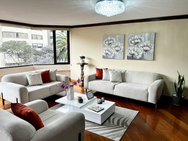 Big Condo 215 M2 Near Mall El Jardín And Metro Q - Quito