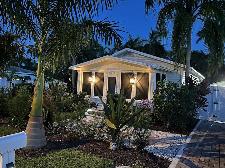 Sea Breeze Cottage - Boynton Beach, FL