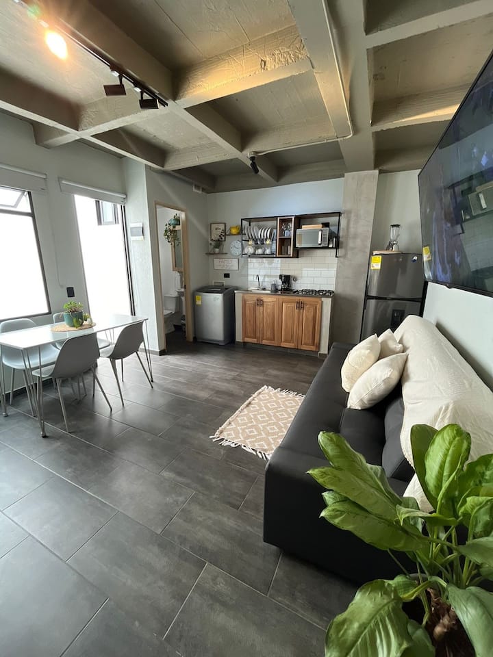 Modern 5 Star Apt+wifi+good Location @Medellin - Colombia