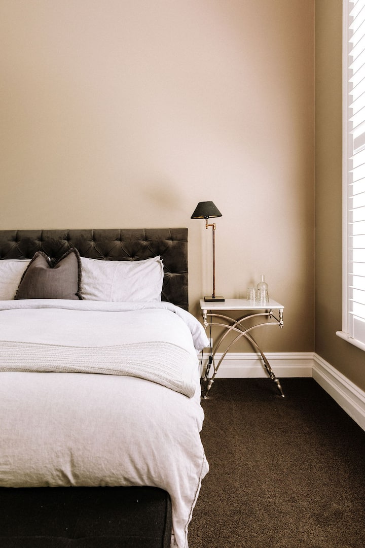 The Brewer's House- Deluxe King Suite 3 With Bath - Beechworth
