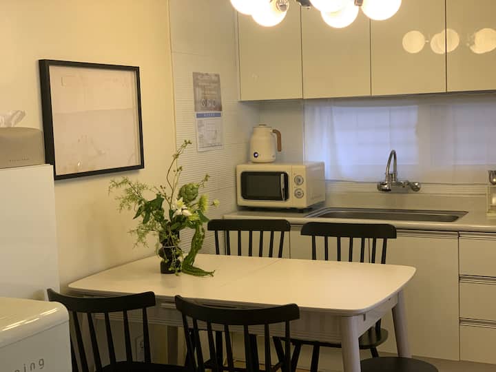 2min Hongdae Station 5 Exit 30sec 3br Lovey House - Seoul