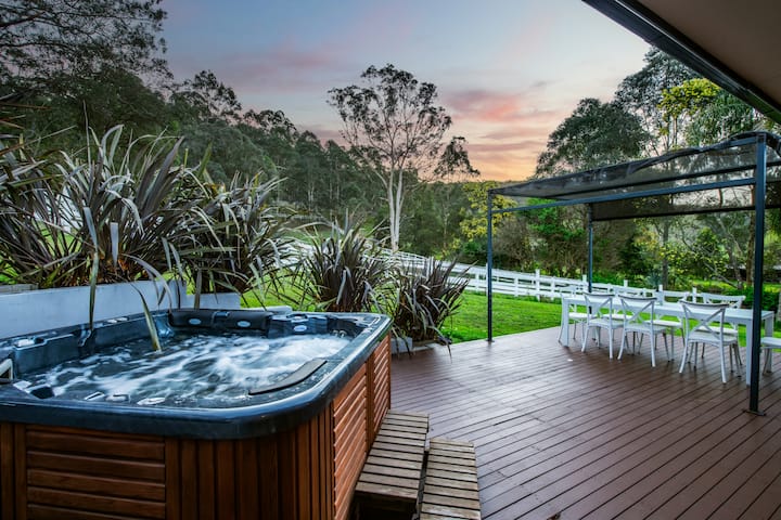 Farm Stay For Families & Friends - Central Coast