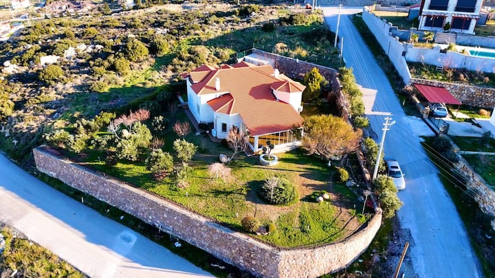 Organizasyonlar İçIn 
Deniz Manzarlı Villa&bahcesi - Foça