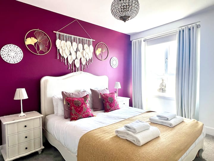 Waterfront Castle View 3 Bed Appt - Edinburgh