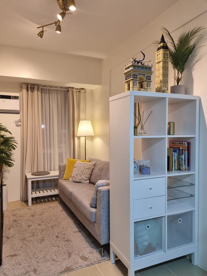 Condo At Boni Mrt With Free Parking - Metro Manila