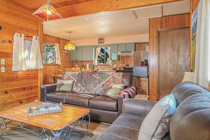 Spacious Rustic Family Cabin Near River - Powwow - Estes Park, CO