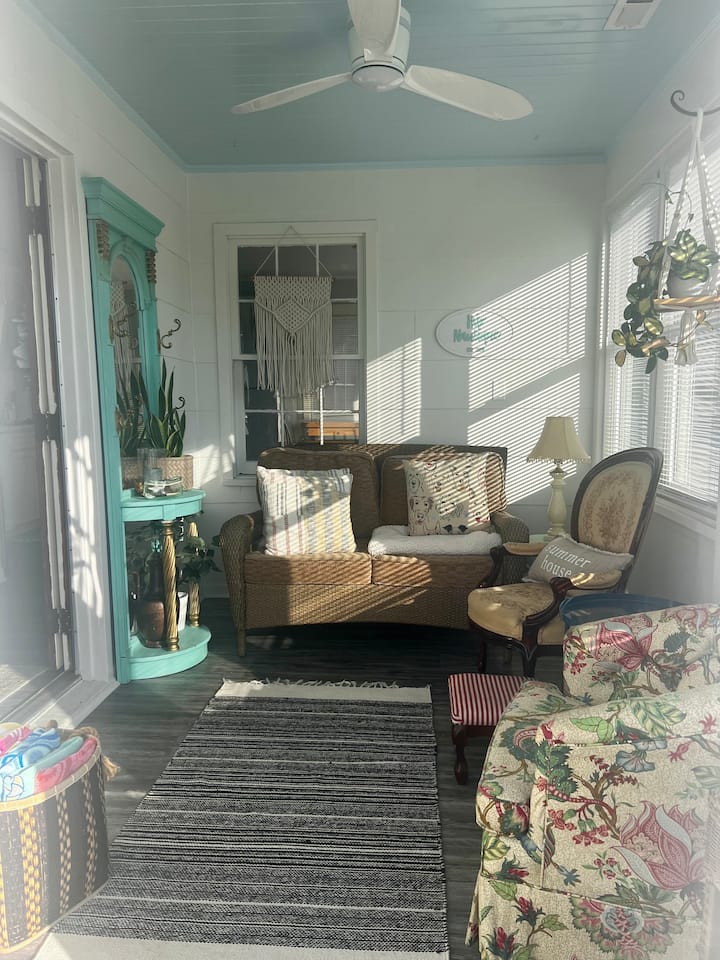 Oceanside Vintage Cottage With Fenced Yard - Kitty Hawk, NC