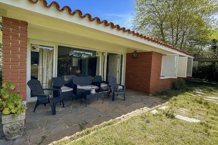 Hermosa Casa, Excelente Ubicación. - Punta del Este