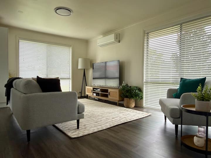 4 Bedroom Home South Penrith. - Kingswood