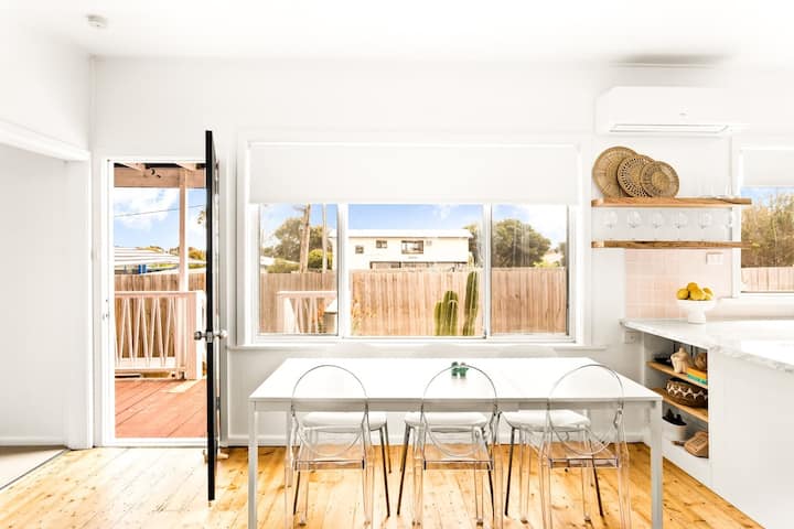 Charming Beach Bungalow W/ Garden & Free Parking - Phillip Island