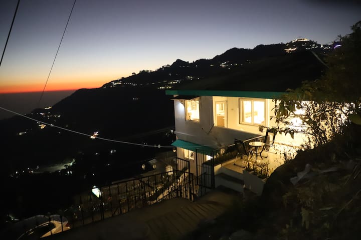 Hampton Villa, Lux. 3 Br Villa In Mussoorie - Mussoorie