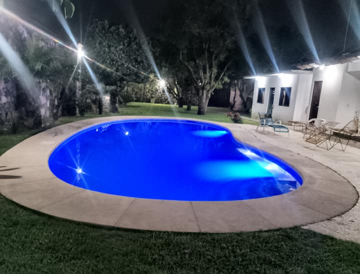 Quinta Los Mangos Alberca Con Paneles Solares - Estacas