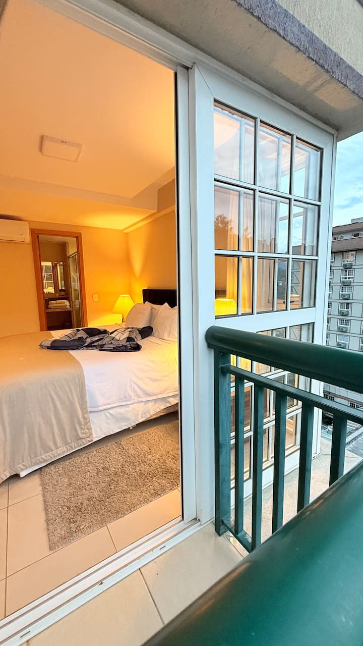 Winehaus: Flat C/ Varanda E Suíte - Granja Brasil - Petrópolis