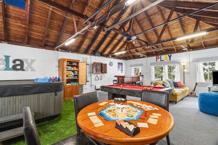 Civil War Era, Hot Tub In Finger Lakes, Game Room - Livonia, NY