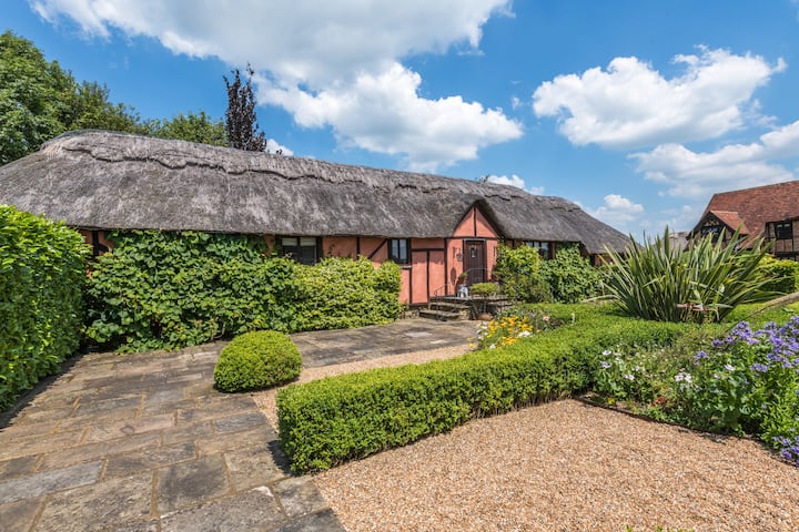 Historic Dairy On Beautiful Equestrian Estate - Crowborough