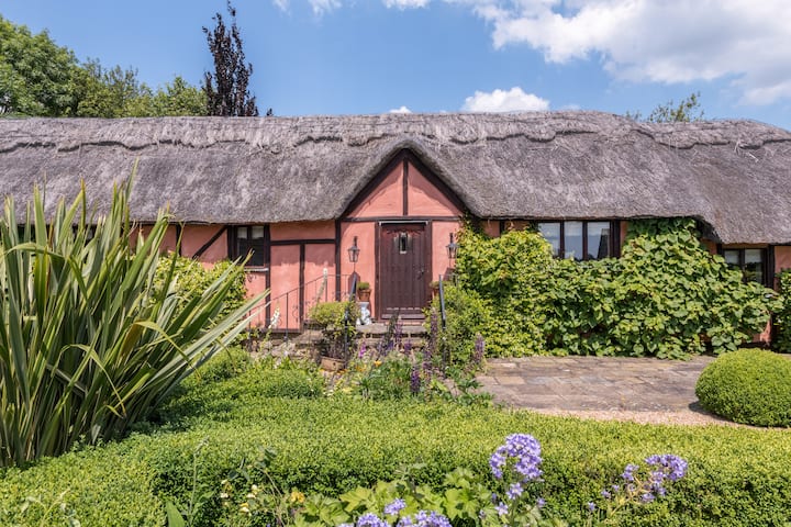 Converted Dairy On Incredible Estate With Nature - Crowborough