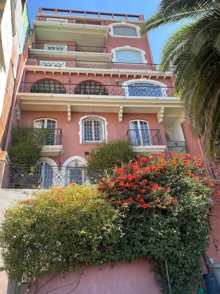 Con Vista Al Mar En Excelente Ubicación - Valparaíso