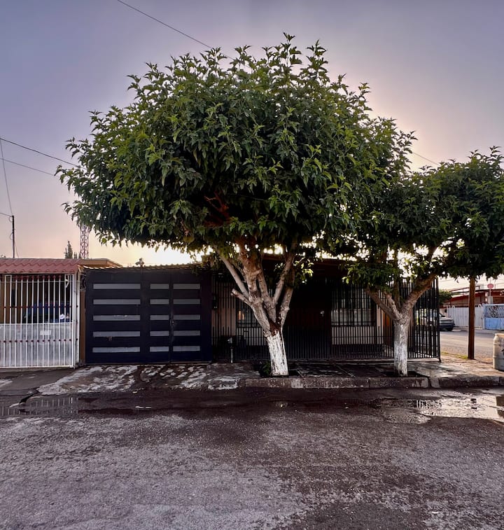 Casa Familiar Muy Céntrica - Ciudad Juárez