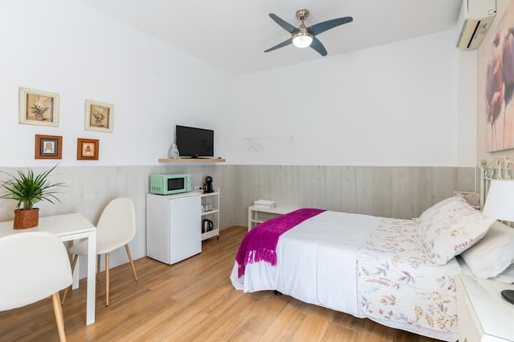 Estudio Cama Doble Baño Triana  Centro
N2 - Séville