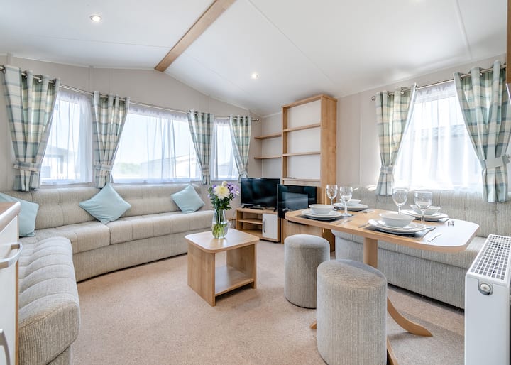 Gold Caravan 6 Wcf (Pet) - Skegness