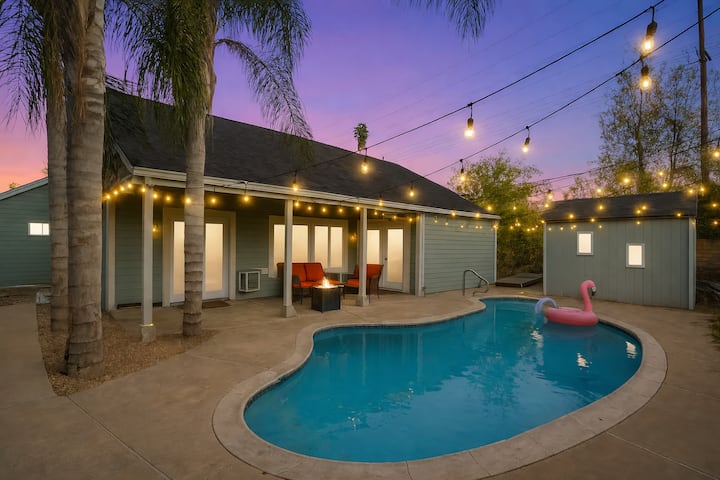 Pool|jacuzzi|arcade|game Room|2 Bbq Grill|fire Pit - Bloomington, CA