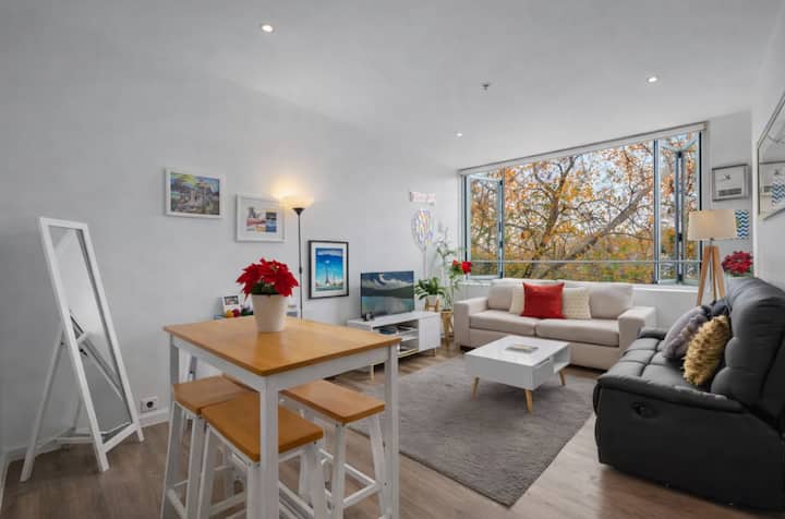 2br Urban Sporting Delight Facing Mcg+ac-sleeps 5 - Ivanhoe
