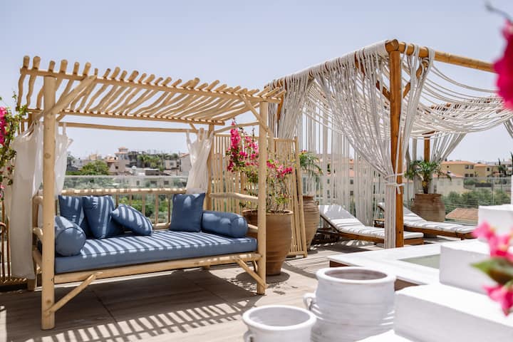 Mediterranean Oasis - Chipre