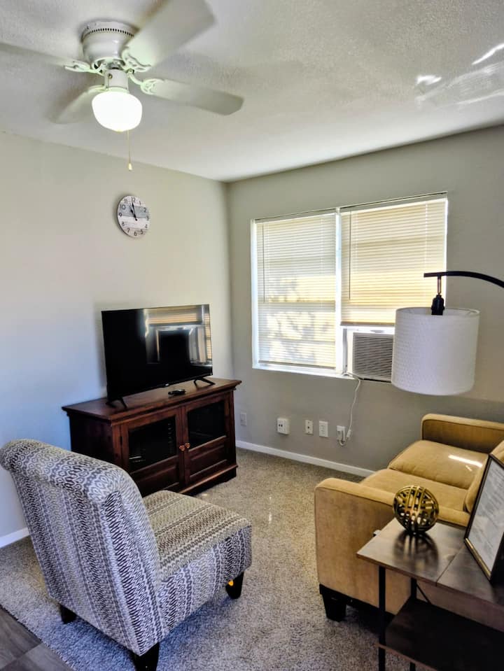 Petite Pecan Pad - Arlington, TX