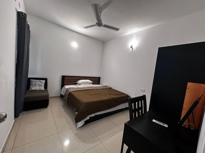 Hyun's 2.5bhk Calm And Spaces Condo - Chennai