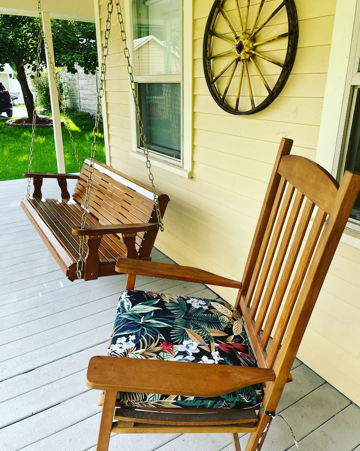 Explore Glacier & Stay In Historic Downtown Home! - Kalispell, MT