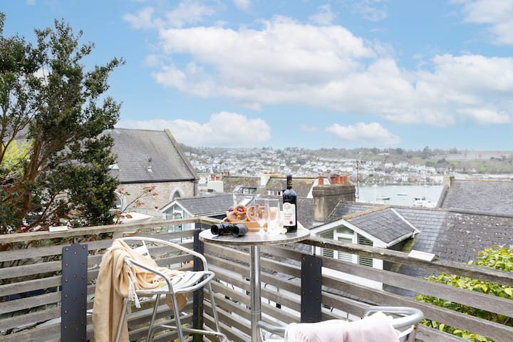 Pretty Kingswear Cottage With Terrace, River Views - Dartmouth