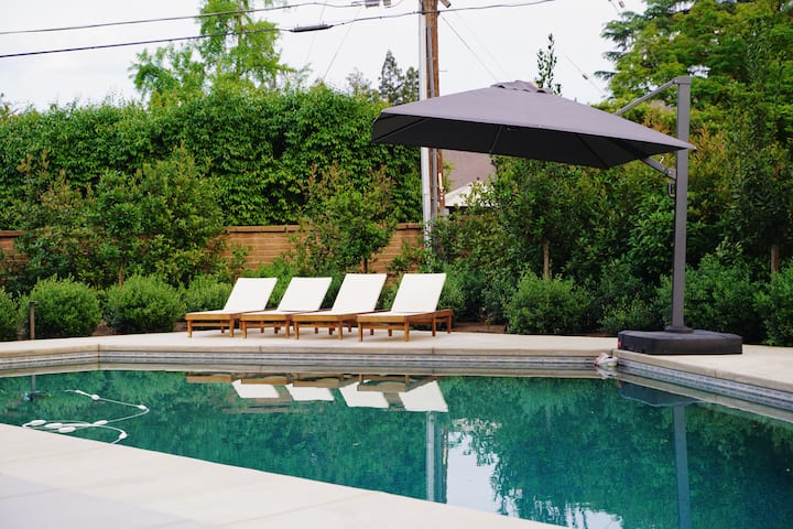 Mid-century Modern Oasis • Pool • Spa - Fresno, CA
