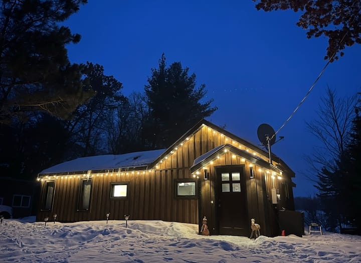 Lakefront Cabin Retreat-private Hot Tub W/ A View! - Minnesota
