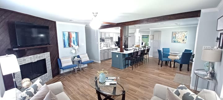 Upscale, Modern Gataway! - 코퍼스크리스티