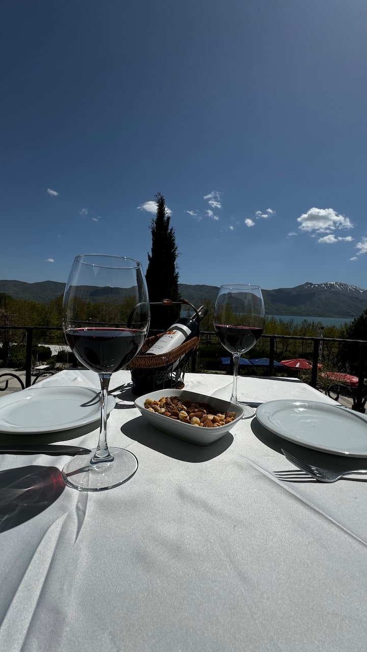 Göl Manzaralı Oda - Sivrice