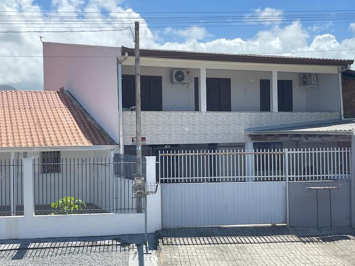 Sobrado Perto Praia, Wi-fi, Garagem E Ar-condicion - Matinhos
