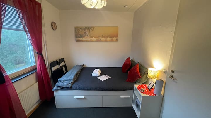 Independent Cozy Apartment In Husby - Estocolmo