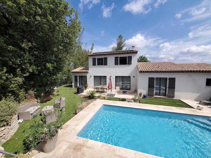 Villa Climatisée Avec Piscine En Provence - Fuveau