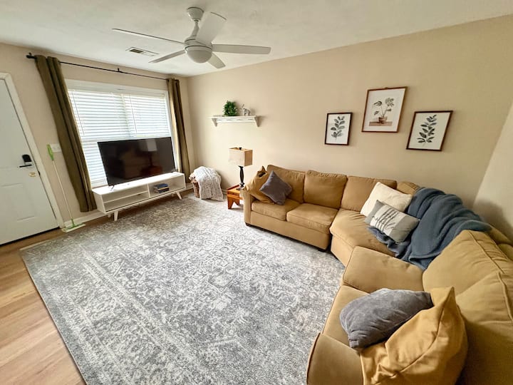 Safe & Centrally Located 2b2b Townhouse - Aiken, SC