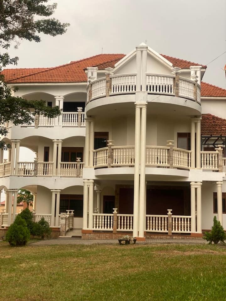 Forest House-6 Bedroom Villa Kawuku Bunga Kampala - Uganda